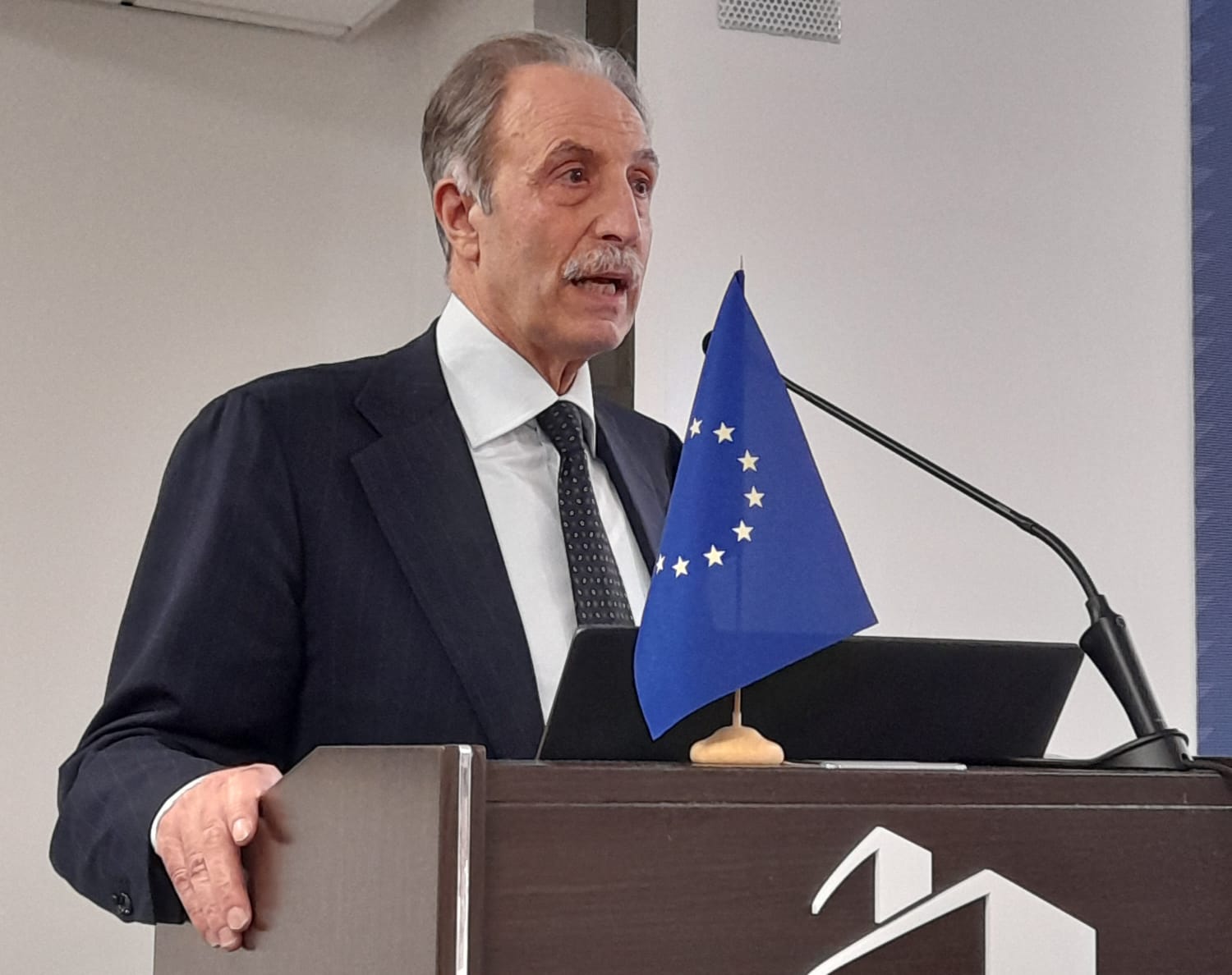 BARDI: CONSERVARE LA MEMORIA DELL’IMMANE TRAGEDIA DELLE FOIBE – Radio ...