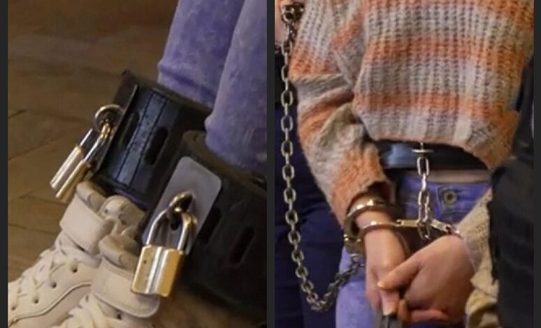 llaria Salis in aula a Budapest con le catene. Il padre: ‘Trattata come un animale’ – Radio ...