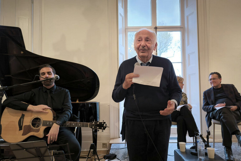 Mogol a Londra sul filo dei ricordi: pensieri, parole e canzoni – Radio ...
