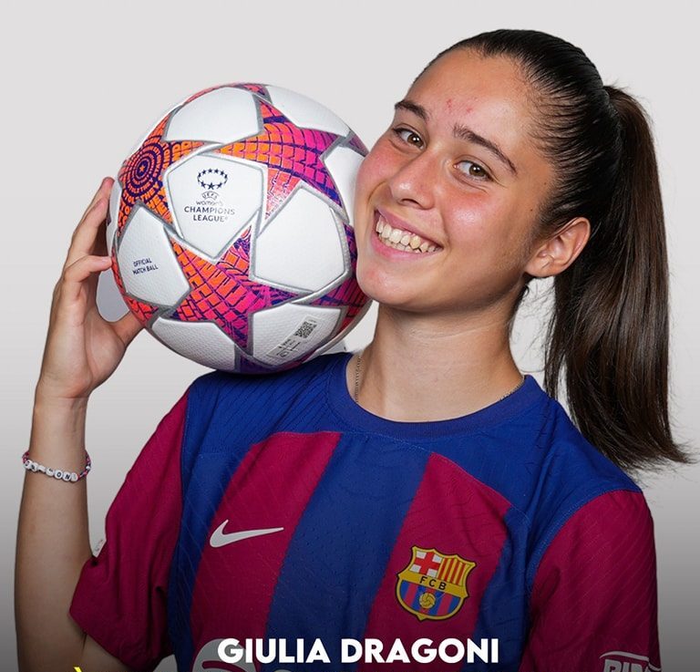 Giulia Dragoni (calciatrice di origini senisese) è la prima italiana a ...