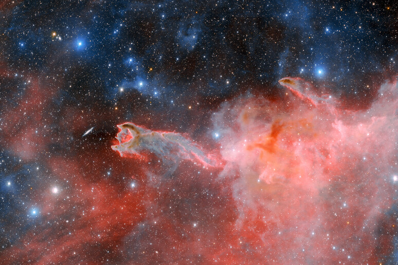 Una mano cosmica emerge da una nebulosa Ottenuta la sua foto più ...
